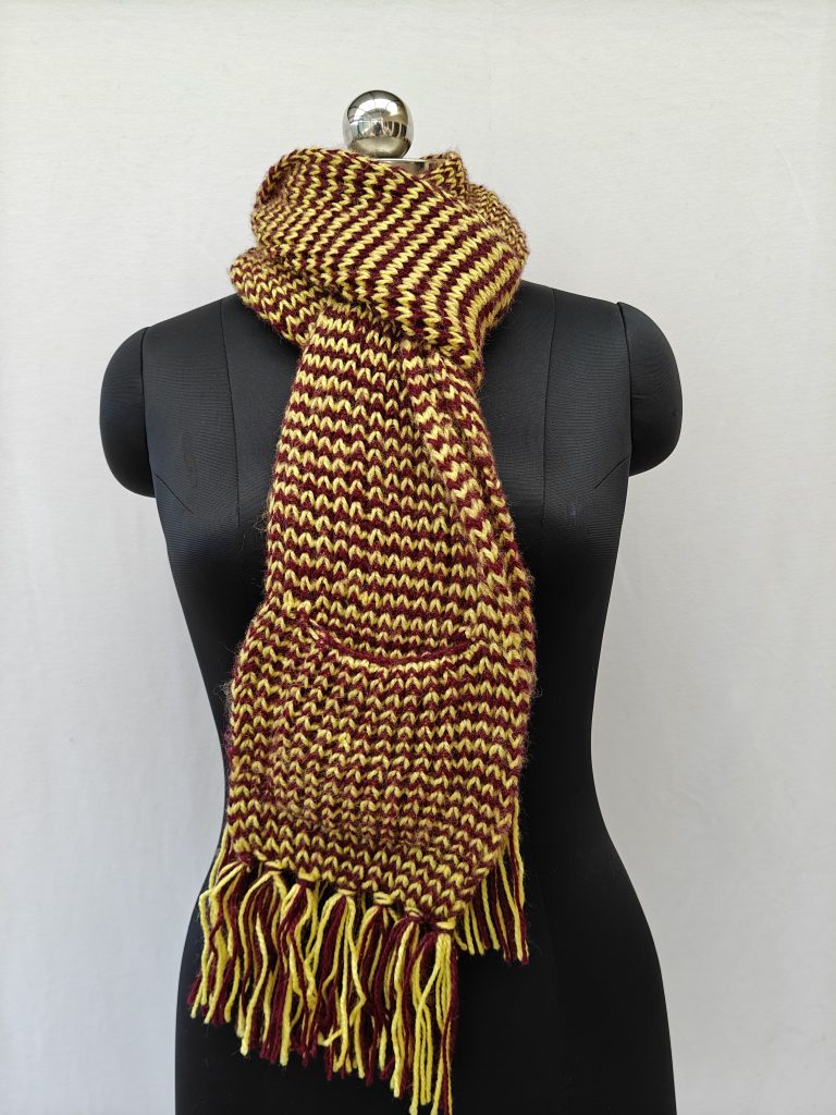 Hand-knitted Muffler (Small) with Pockets – Kilmora