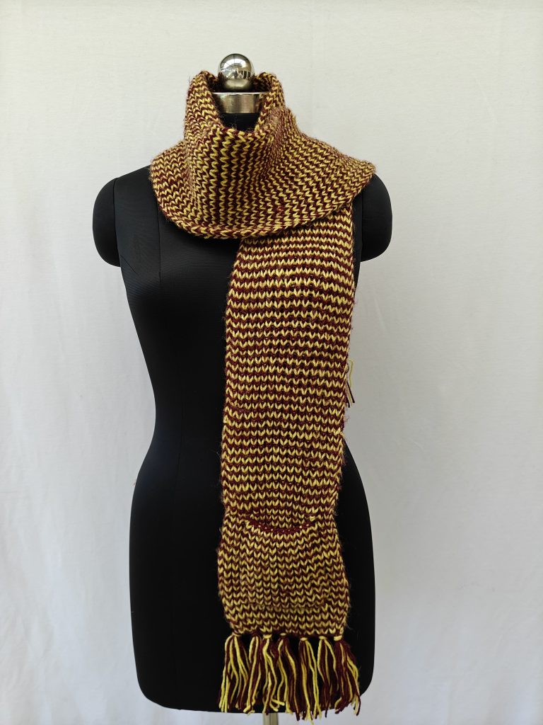 Hand-knitted Muffler (Small) with Pockets – Kilmora