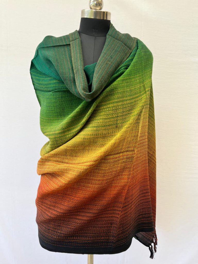 Hand-woven Woollen Women’s Shawl (DA79 XXIII – 1) – Kilmora